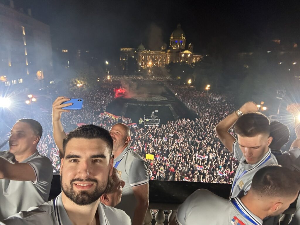 La SERBIA de Dusan Ristic, en loor de multitud - Basketmanía La SERBIA de Dusan Ristic, en loor de multitud - Basketmanía